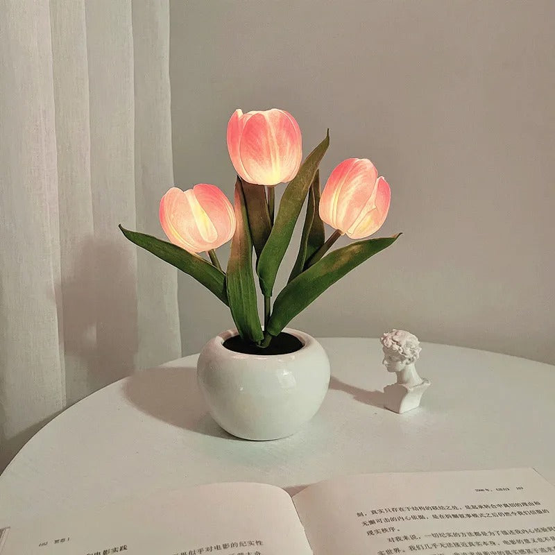 Glowing Tulip Lamp – Infinite Petals